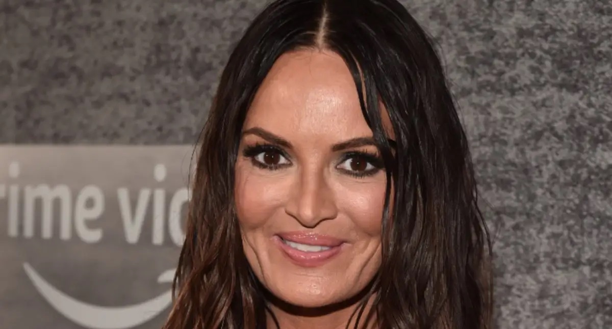 Lisa Barlow Age, Biography, Net Worth, Family, Career, Lifestyle, and ...