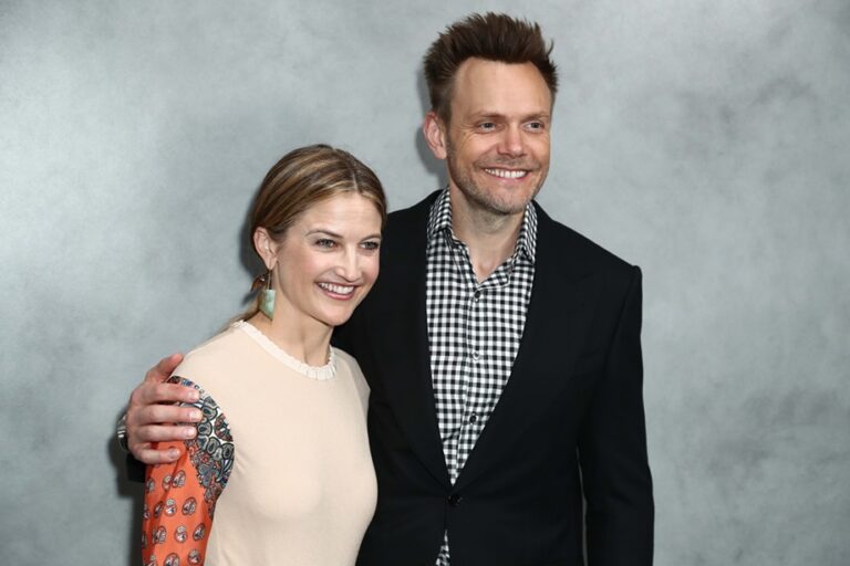 Joel McHale Wife: All About Sarah Williams, Their Marriage, Family, and ...